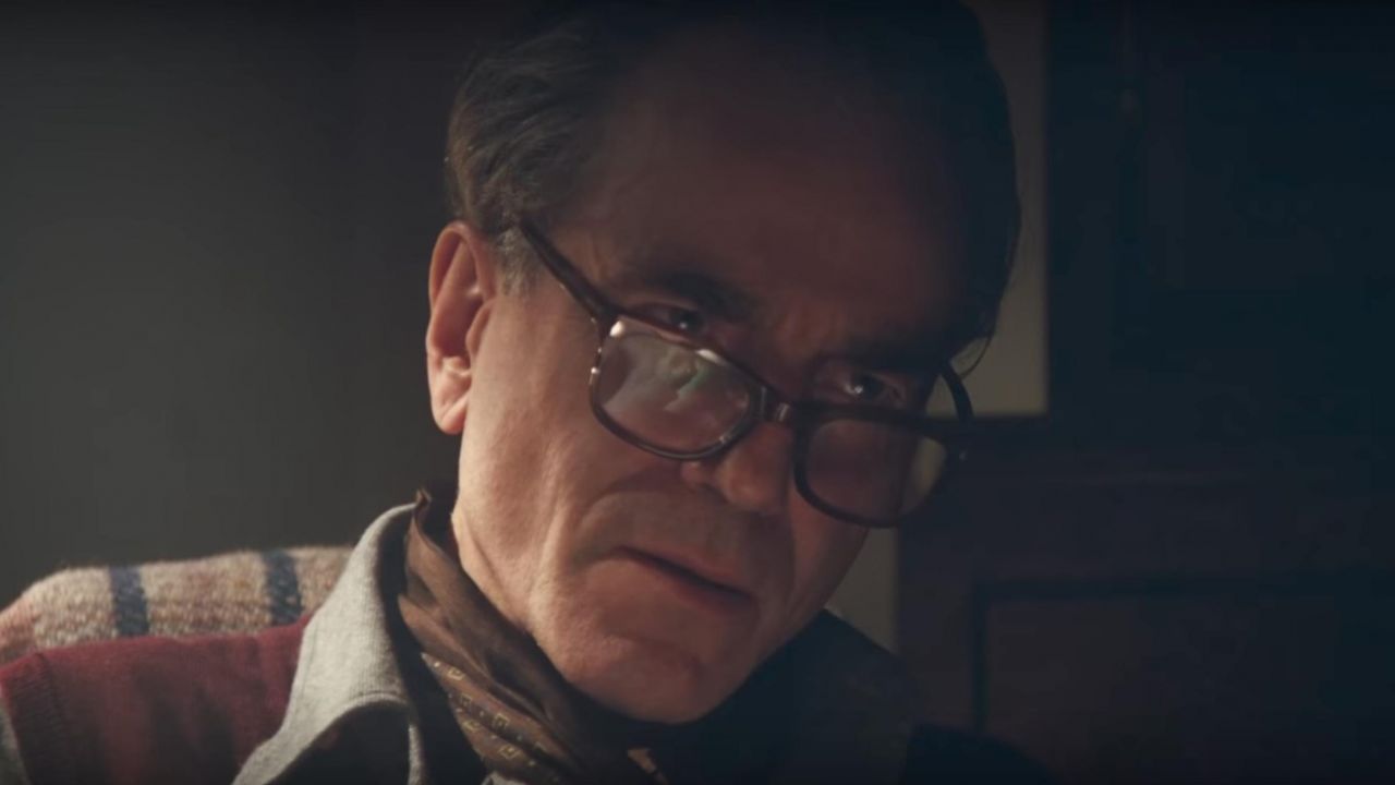 Eyeglasses for Reynolds Woodcock (Daniel Day-Lewis) in the Phantom ...