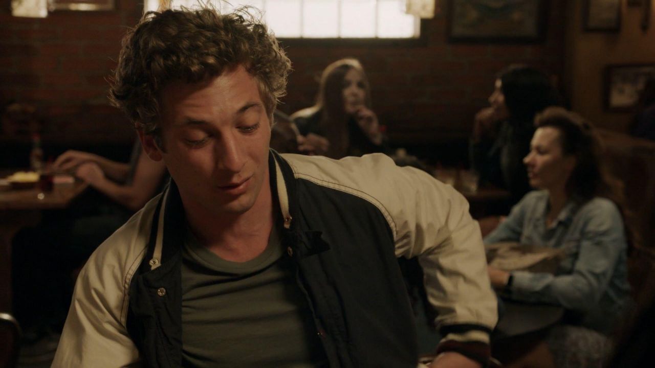 The bomber Lip Gallagher (Jeremy Allen White) in Shameless S07E01 | Spotern