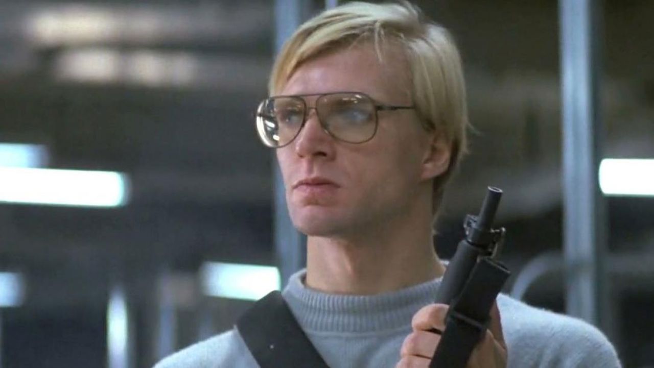 The eye glasses worn by Tony Vreski (Andreas Wisniewski) in Die Hard 1 ...