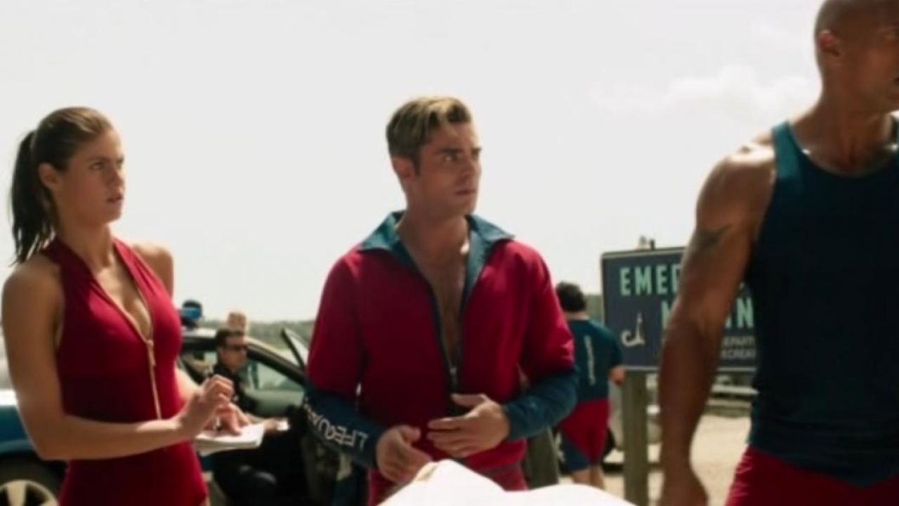 The jacket Lifegard worn by Matt Brody (Zac Efron) in Baywatch ...