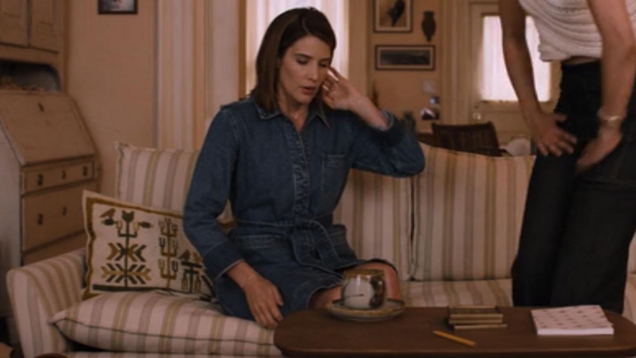 Tea Mug used by Lisa Turner (Cobie Smulders) as seen in Friends from ...