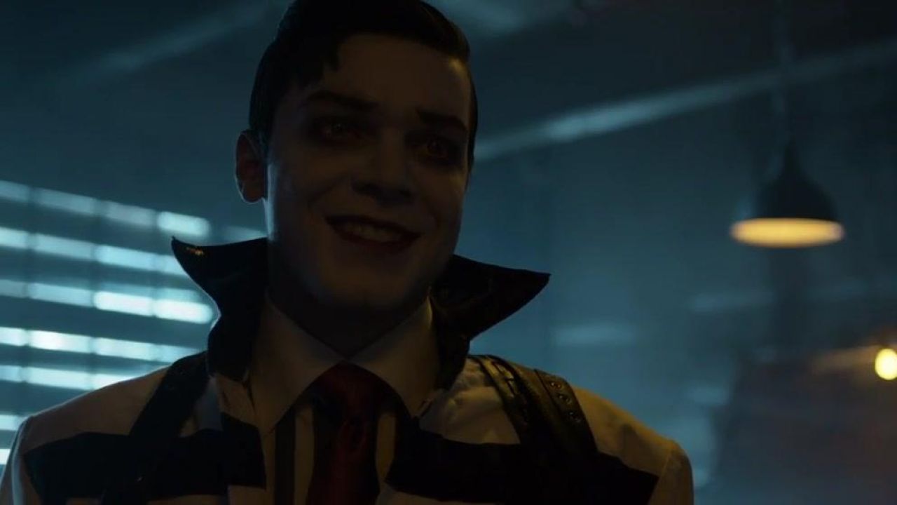 Trench coat worn by Jeremiah Valeska (Cameron Monaghan) as seen in ...