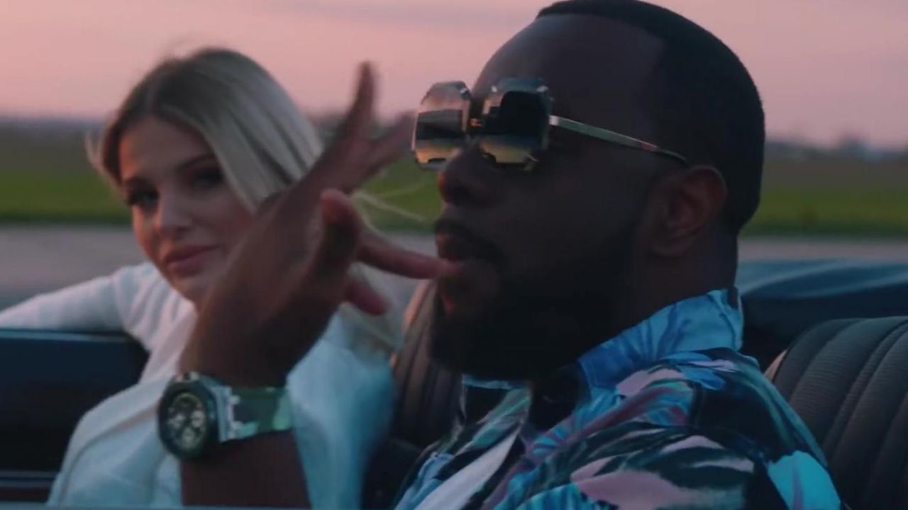 The shirt with the flowers of Gims in her video clip Miami Vice | Spotern