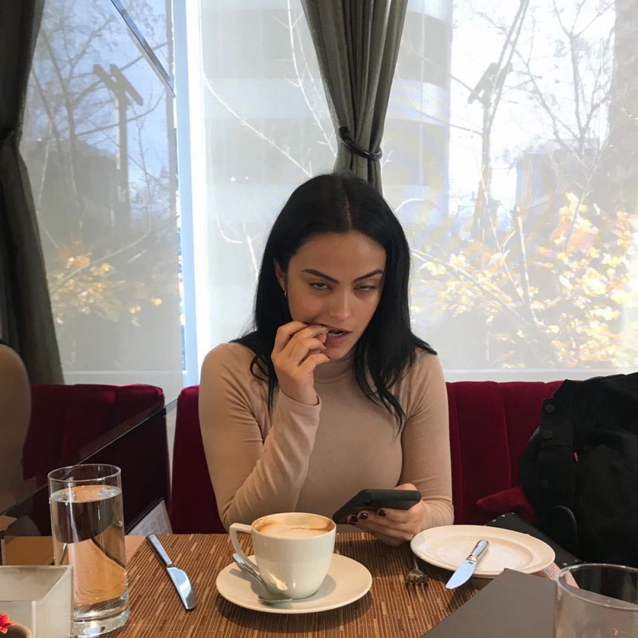 The turtleneck of Camila Mendes on his account Instagram @Camimendes ...
