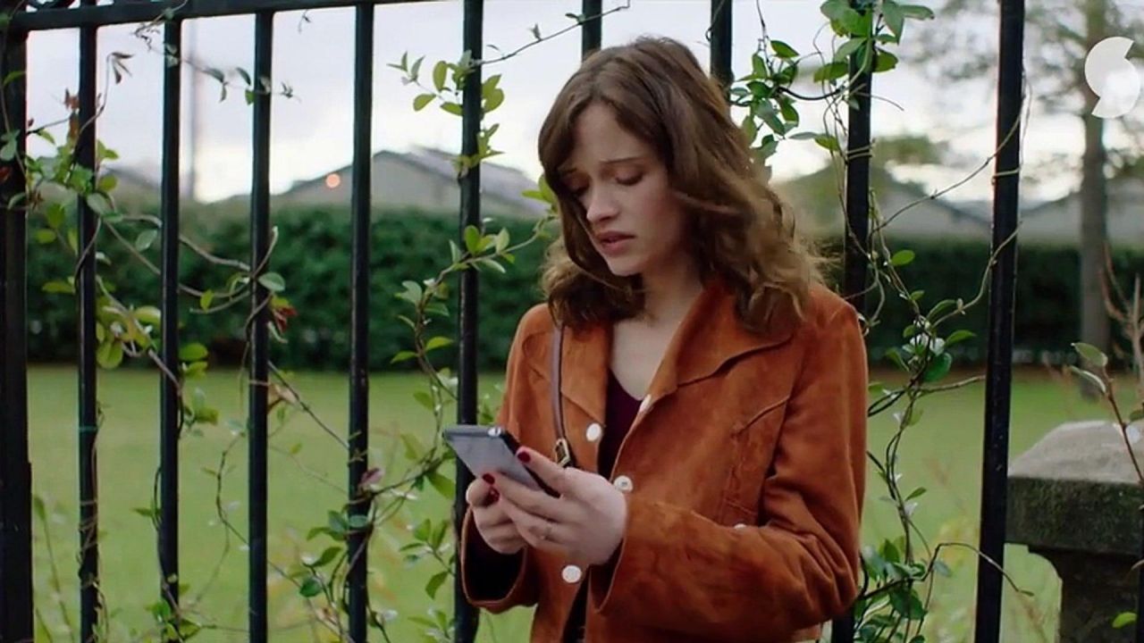 Suede Jacket worn by Manon (Marylin Lima) as seen in Skam France S02E09 ...