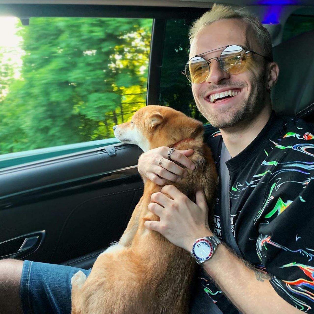 The shirt worn by Squeezie on his account Instagram @Xsqueezie | Spotern