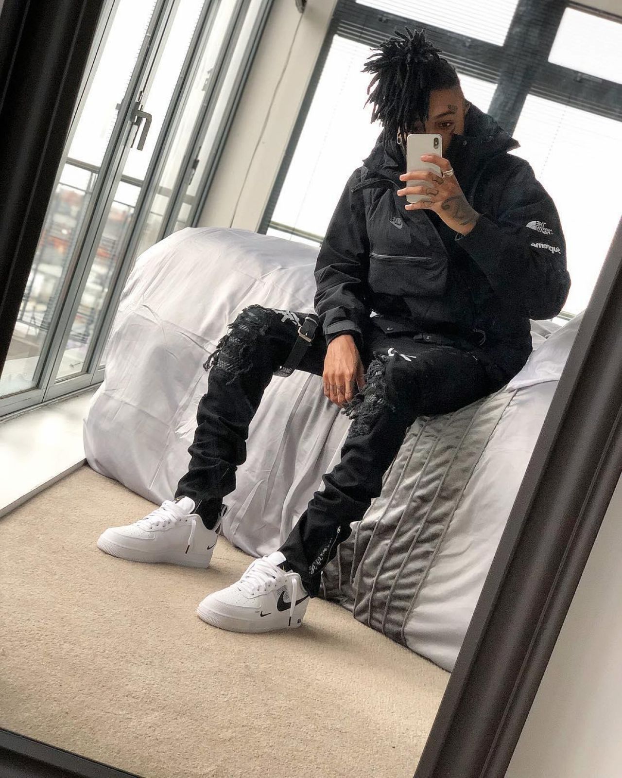 Techwear black pants of scarlxrd on the Instagram account @scarlxrd | Spotern