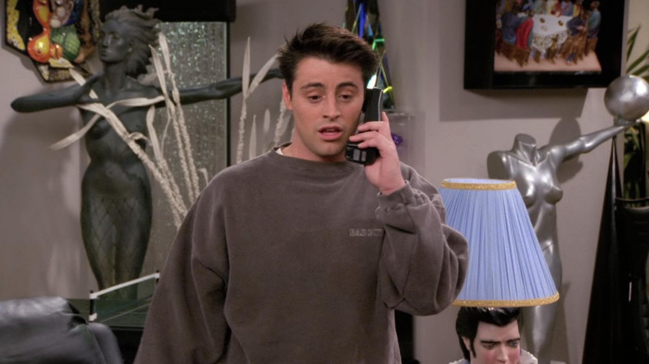Sweatshirt grey "Bad Boy" brought up by Joey Tribbiani (Matt LeBlanc ...