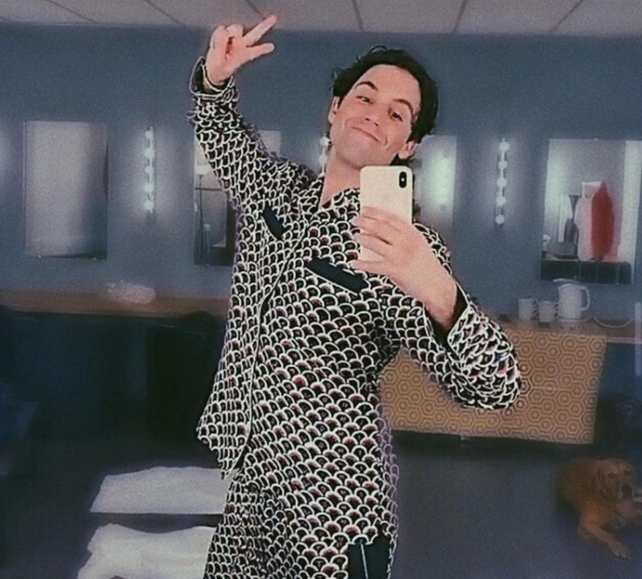 The pajamas worn by Mika after a gig on the account Instagram of ...