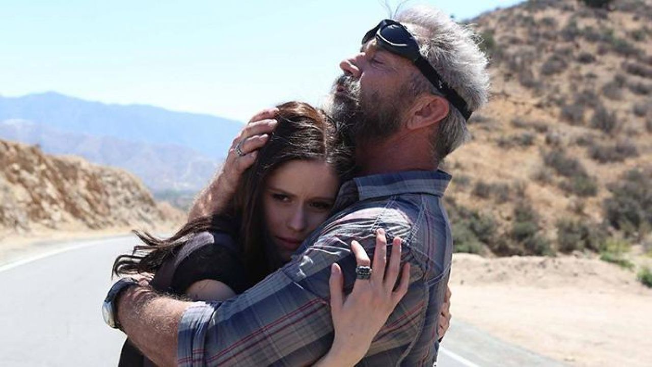 The-watch Link (Mel Gibson) in the film Blood Father | Spotern