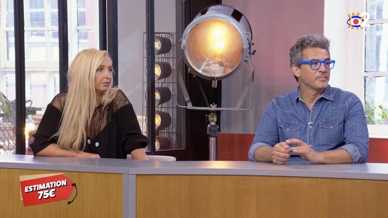 La blouse noire portés par Alexandra Morel dans Affaire conclue du 6 ...