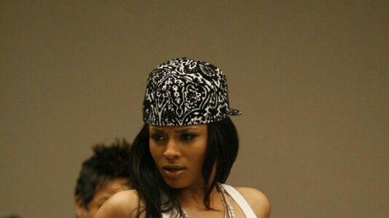 The printed cap of Ciara in her video clip Like A Boy | Spotern
