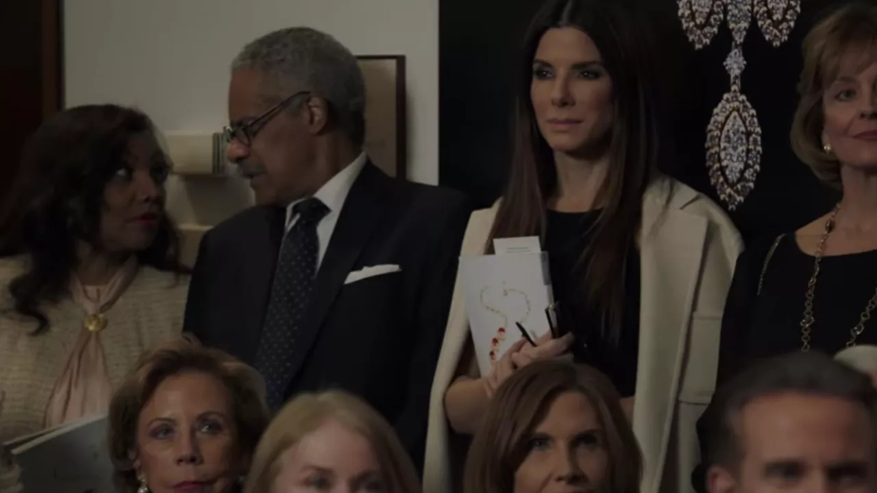 White silk trench coat worn by Debbie Ocean (Sandra Bullock) in Ocean's ...