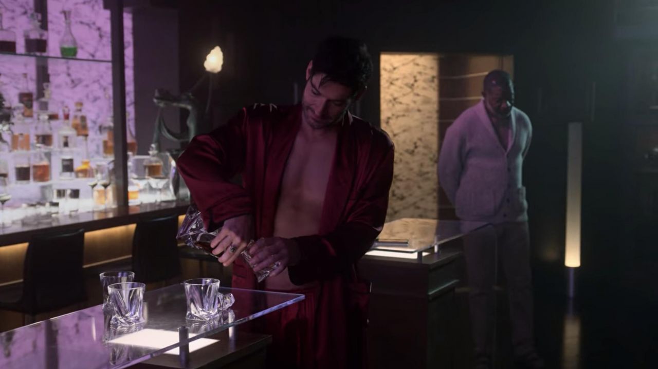 The red dressing gown worn by Lucifer Morningstar (Tom Ellis) in the ...