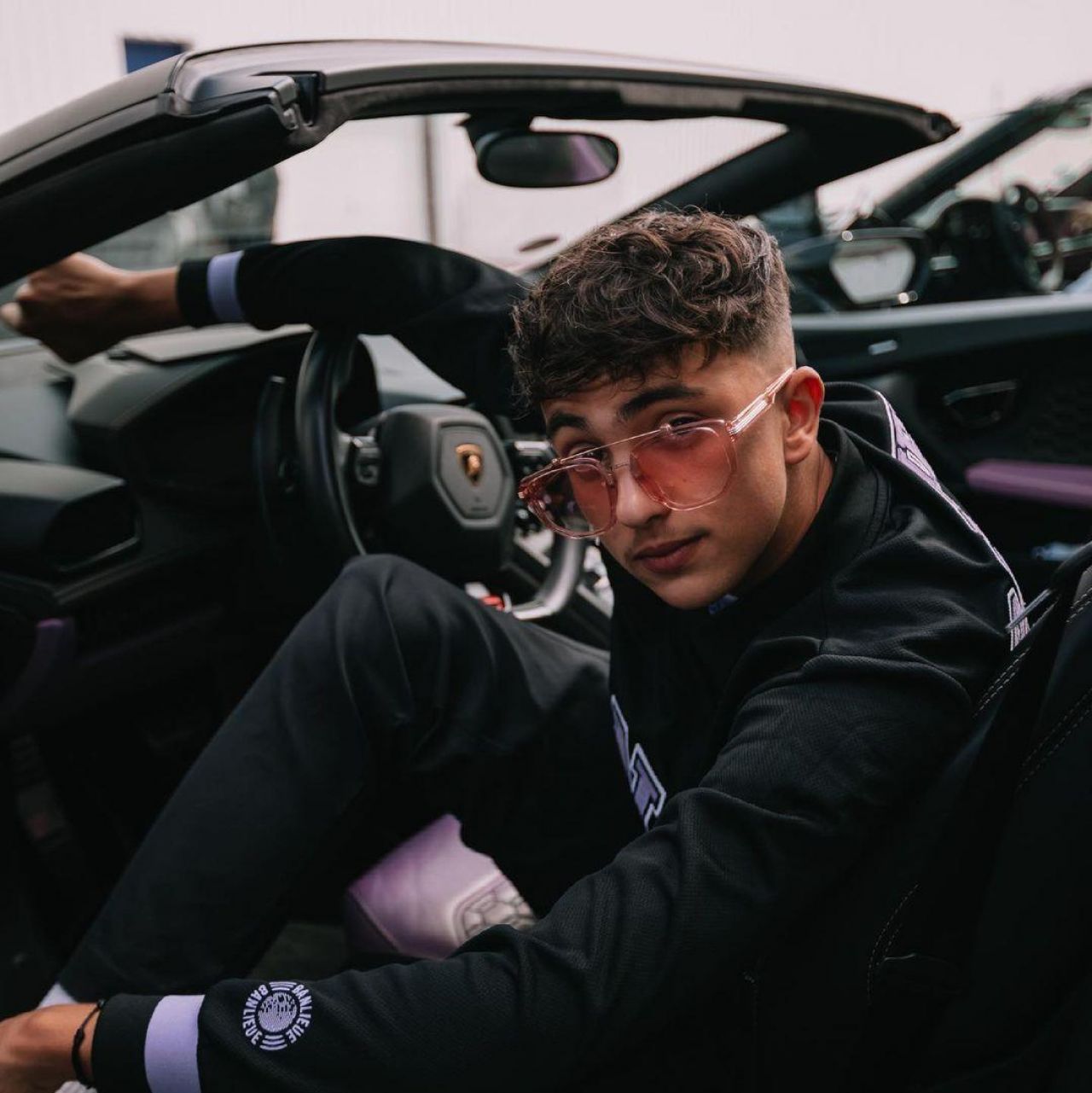 Sunglasses oversize worn by Inoxtag on his account Instagram ...