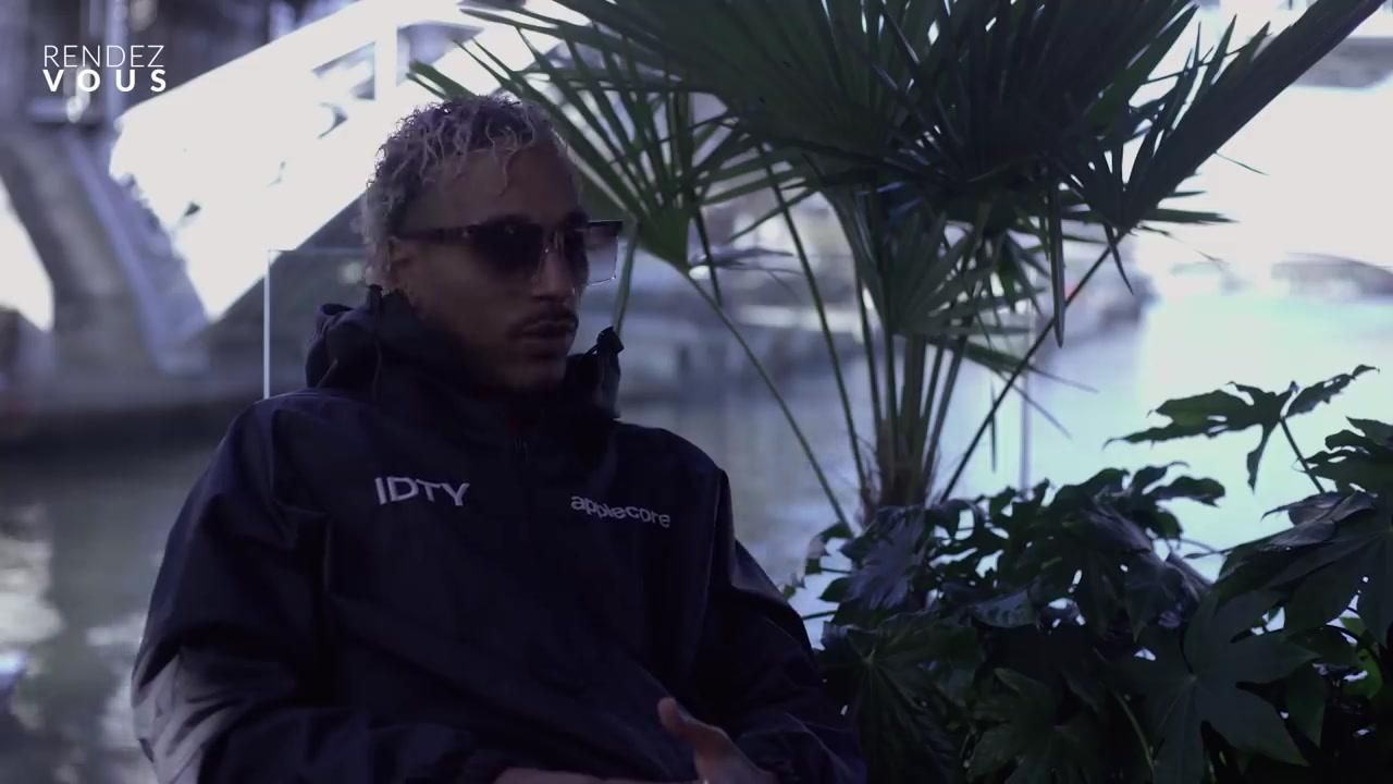 Sunglasses Laylow worn by laylow Laylow in the LAYLOW video "RAW-Z ...