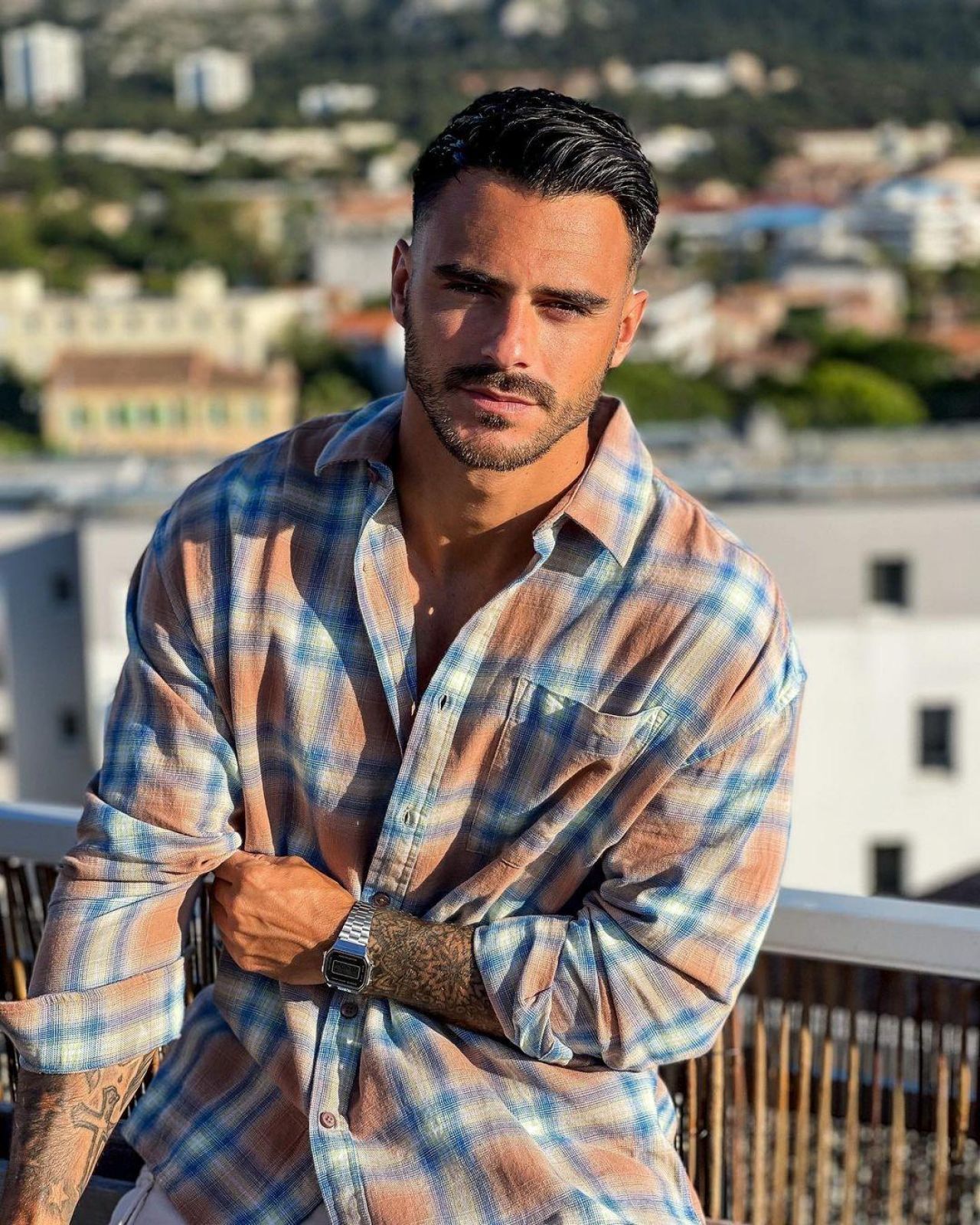 Chemise de Benjamin Samat sur le compte Instagram de @benji_samat | Spotern