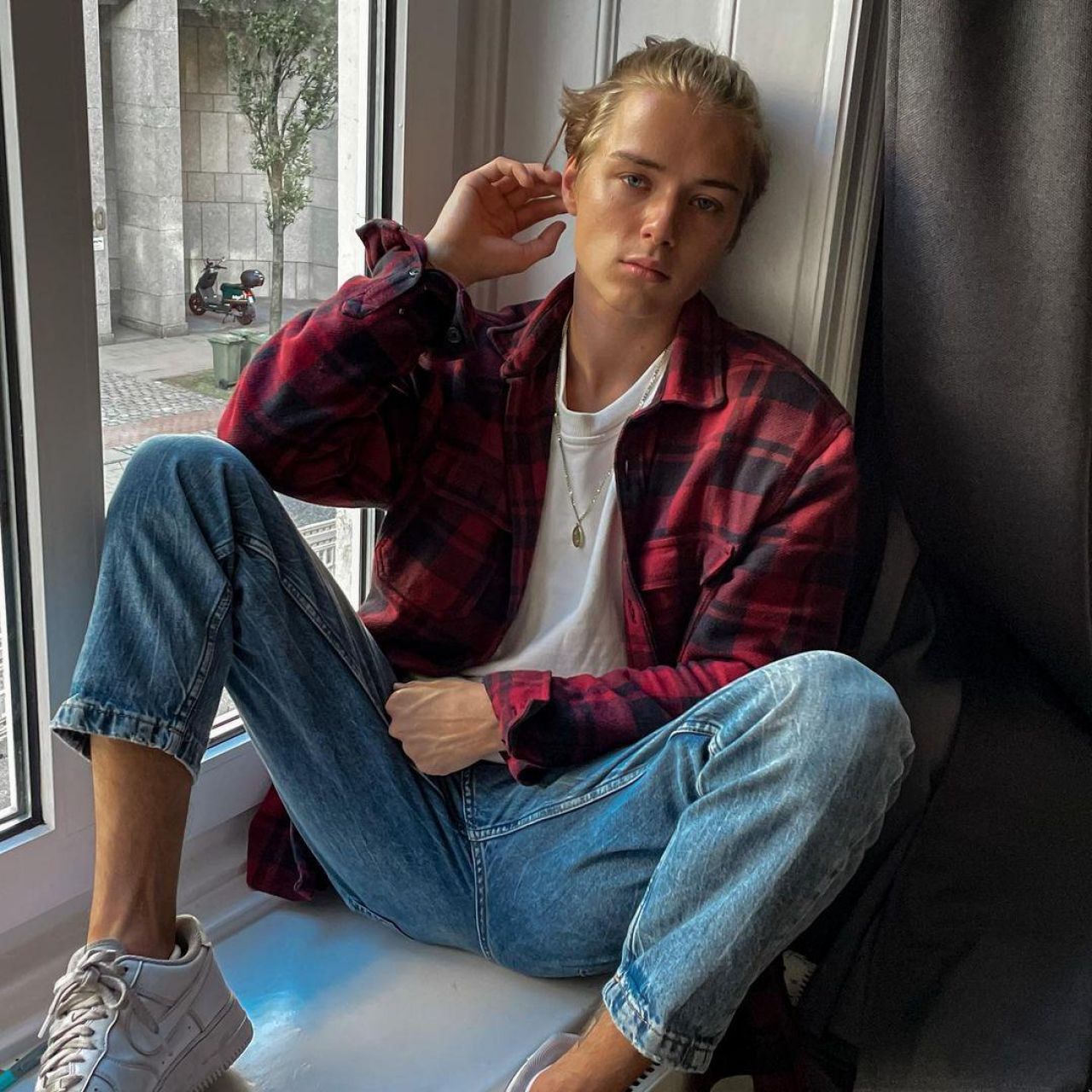 The jeans of Mark Lucas on his account Instagram @markie | Spotern