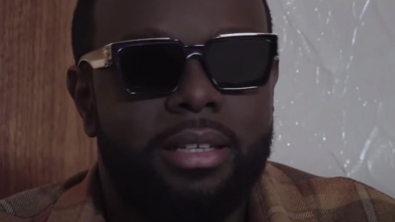 The sunglasses worn by Maître Gims in the movie Orelsan: Never Show ...
