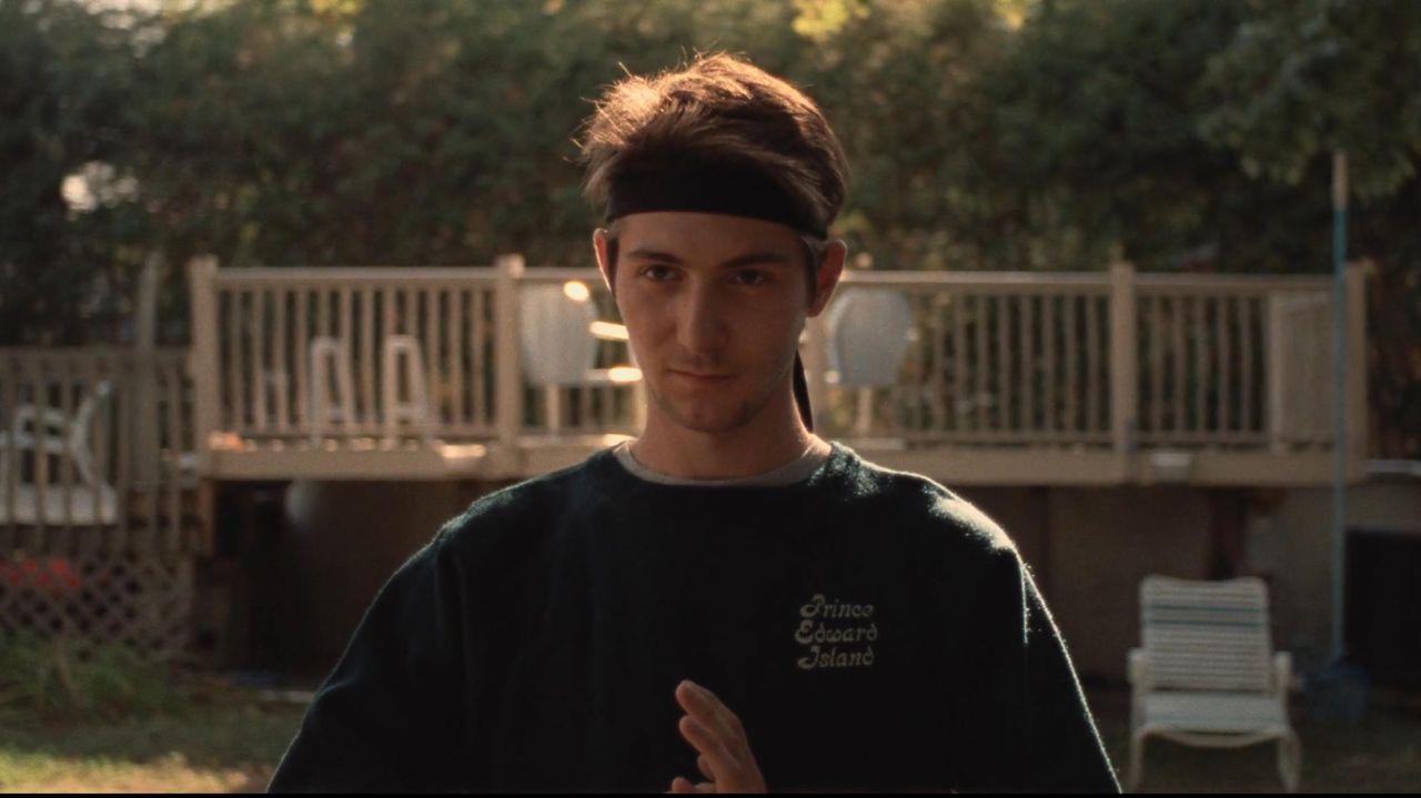 The sweatshirt "Prince Edward Island" of Pierre-Luc (Christophe Levac ...