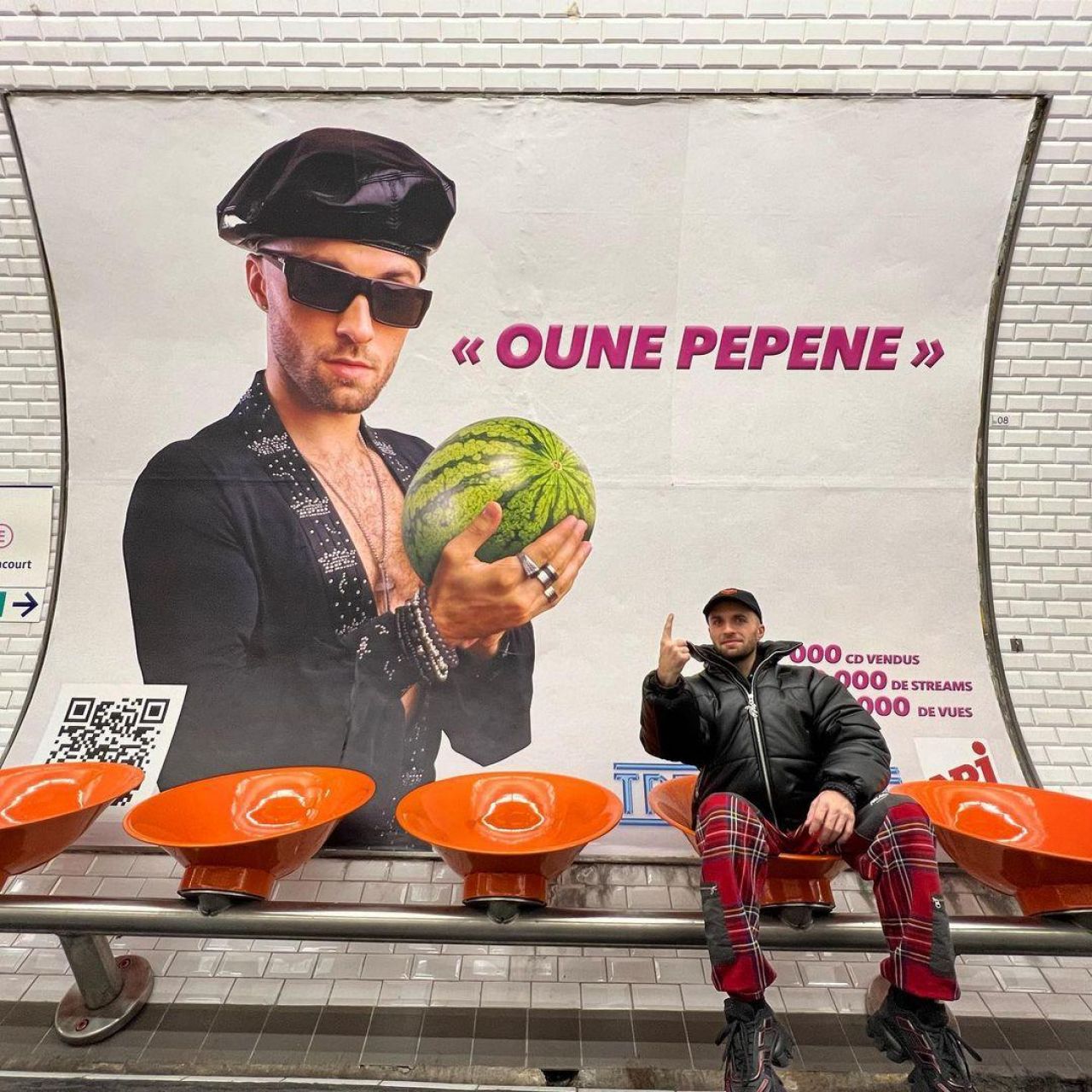 The black sneakers of Squeezie on his account Instagram @xsqueezie ...
