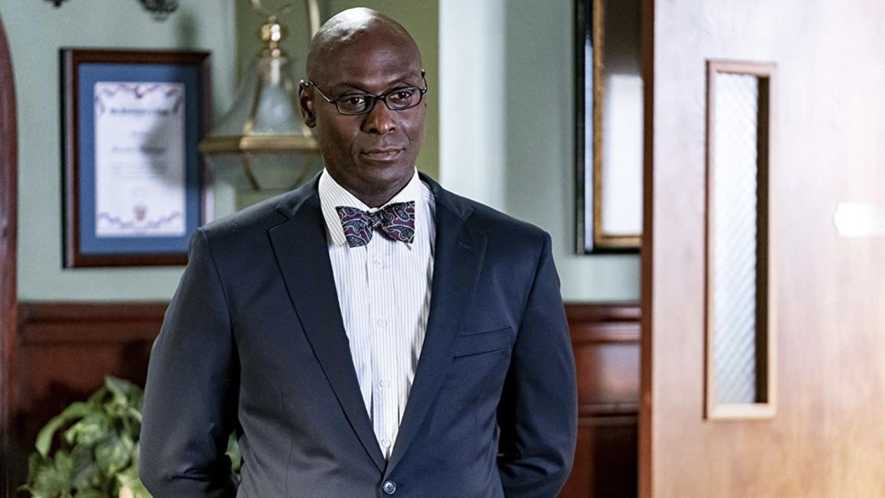 Paisley Bow Tie worn by Professor Boucher (Lance Reddick) as seen in ...
