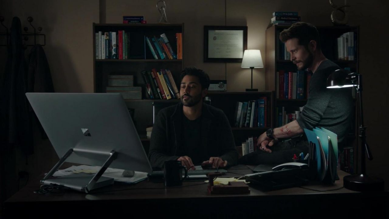 Watch worn by Conrad Hawkins (Matt Czuchry) as seen in The Resident TV ...