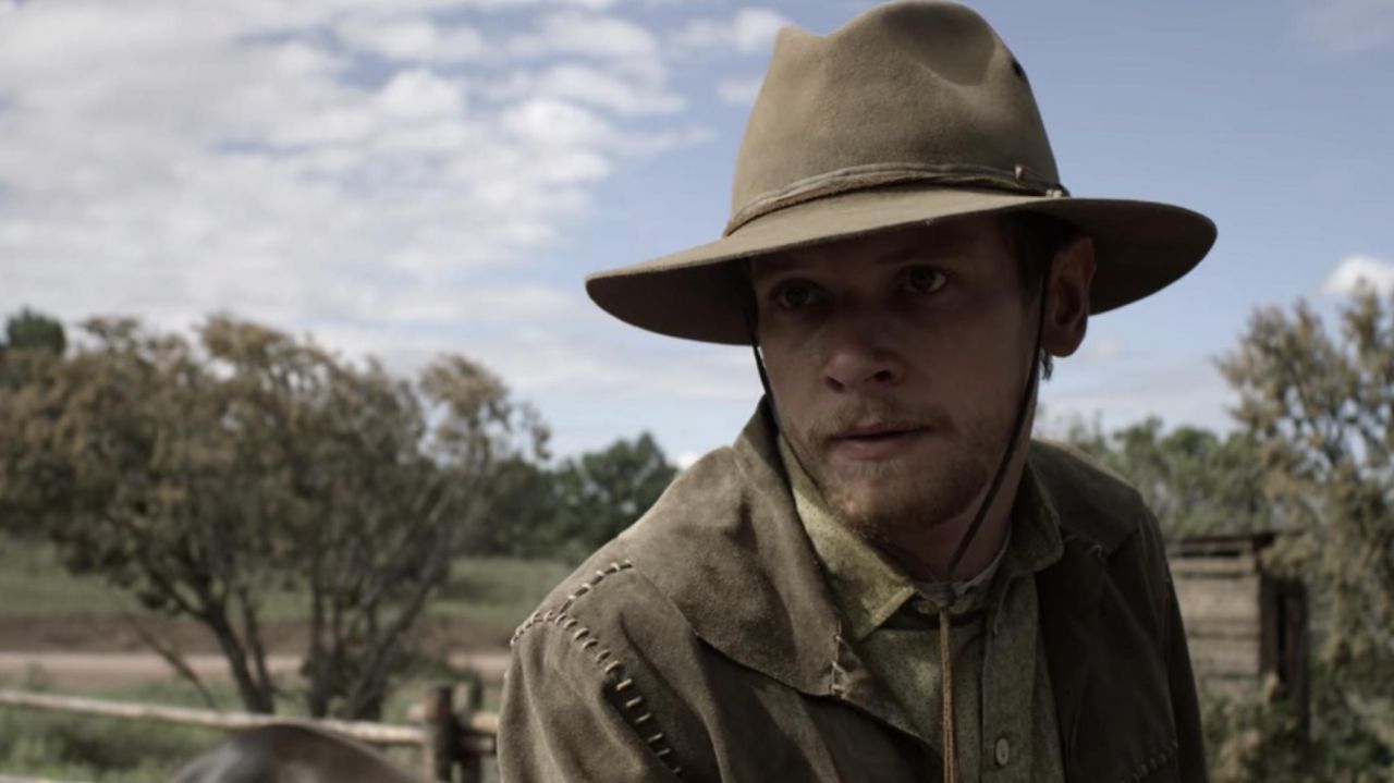 Hat worn by Roy Goode (Jack O'Connell) as seen in Godless TV show ...
