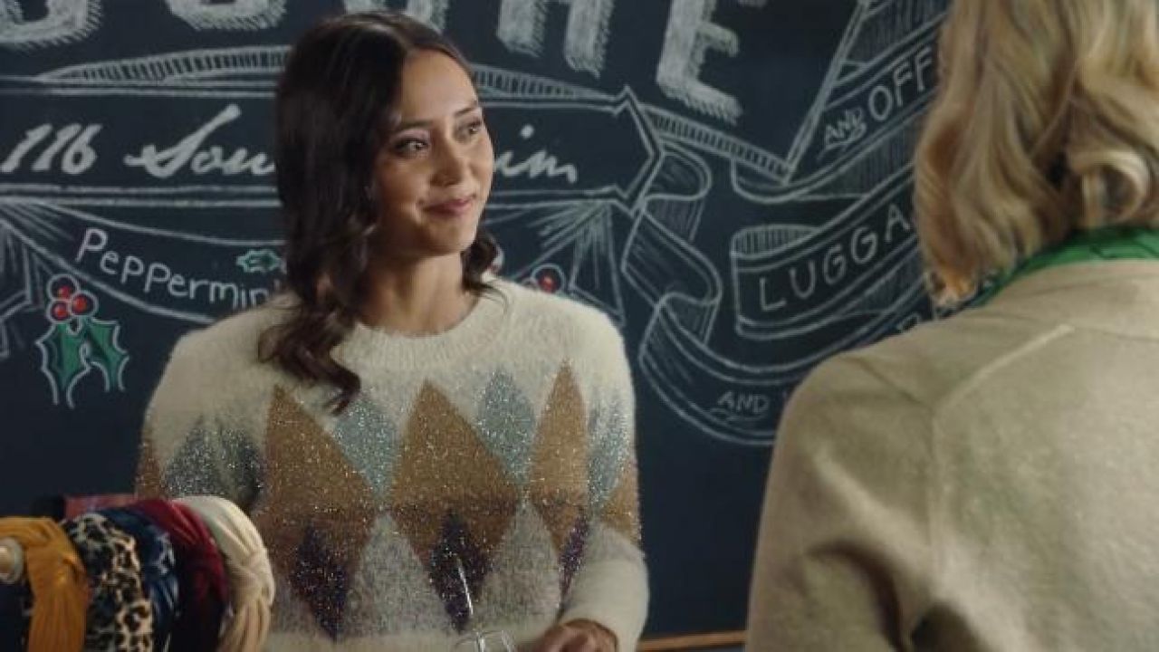 Sweater with triangle design worn by Chloe (Dia Frampton) in Candy ...