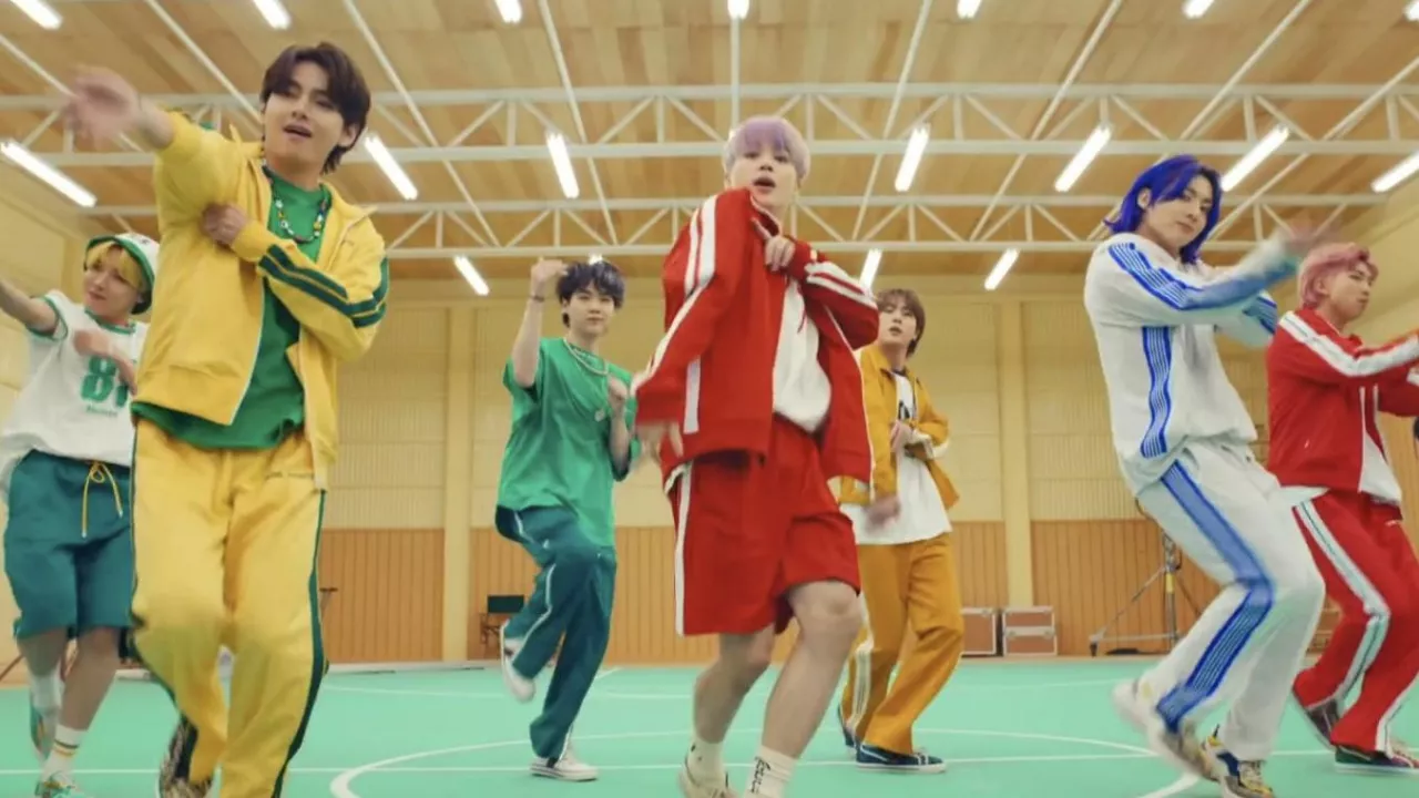 Yellow tracksuit worn by Kim Taehyung in'Butter' Official Music video ...