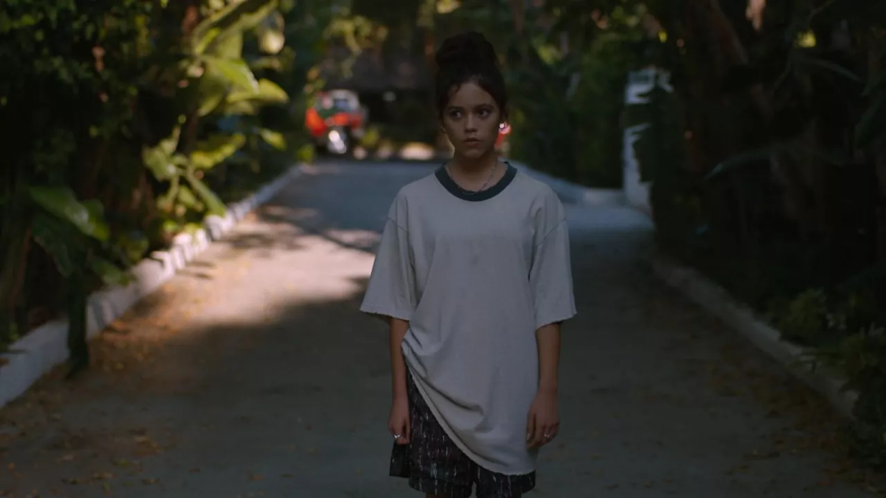 Grey shirt with green neck worn by Vada Cavell (Jenna Ortega) in The ...