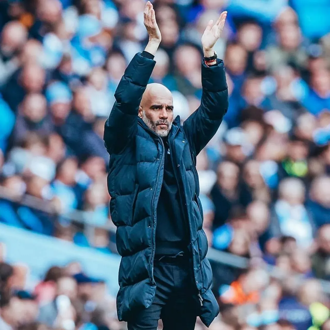 Long Down Jacket in dark blue worn by Pep Guardiola on the Instagram ...