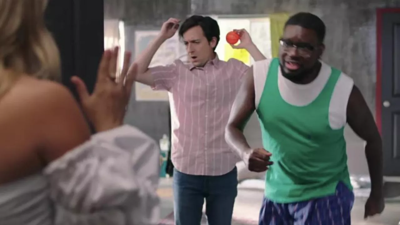 Striped button down shirt worn by Sid (Josh Brener) as seen in Bromates ...