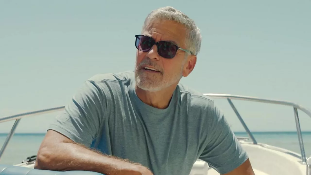 Persol sunglasses worn by David (George Clooney) as seen in Ticket to ...