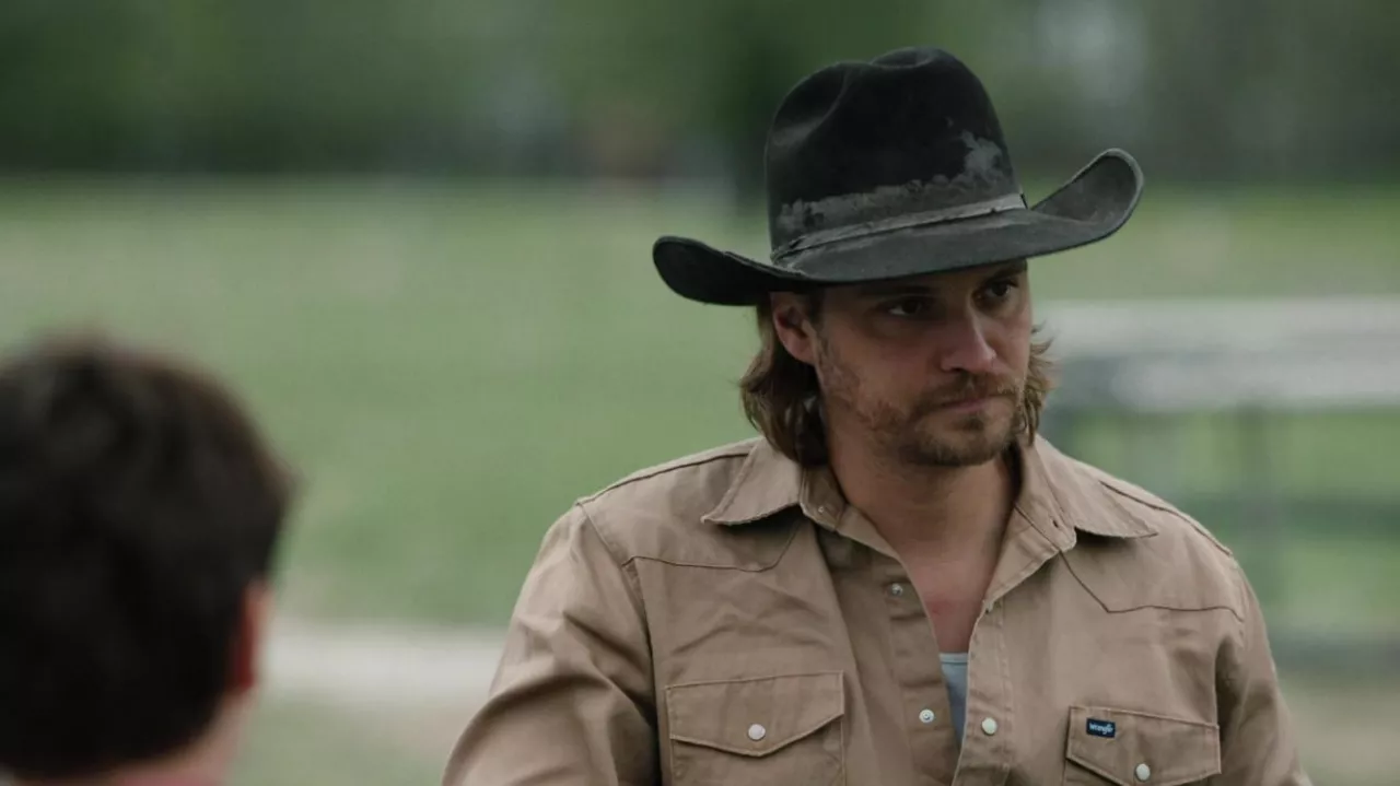 Black hat worn by Kayce Dutton (Luke Grimes) as seen in Yellowstone TV ...