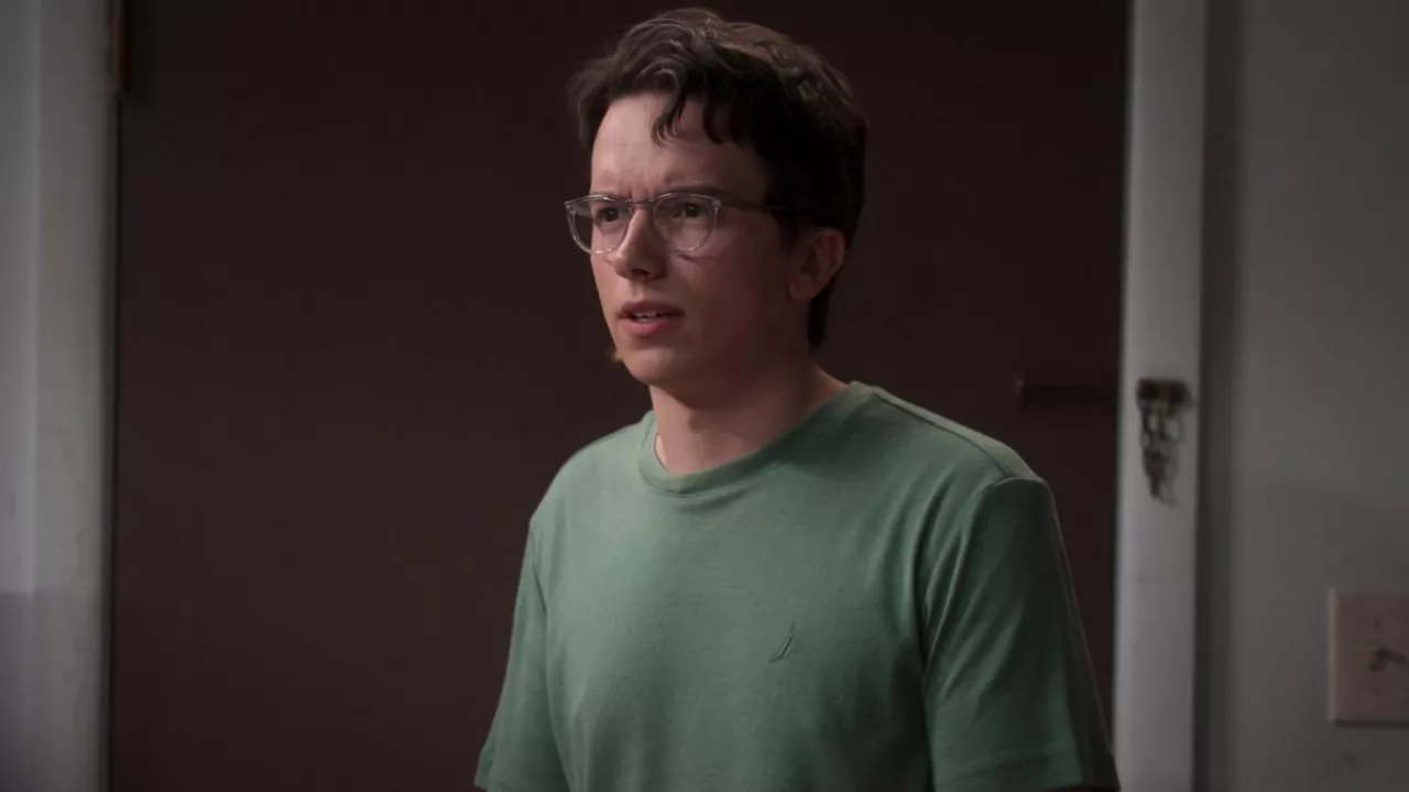 Nautica Green T-Shirt worn by Eric (Mekki Leeper) as seen in The Sex ...