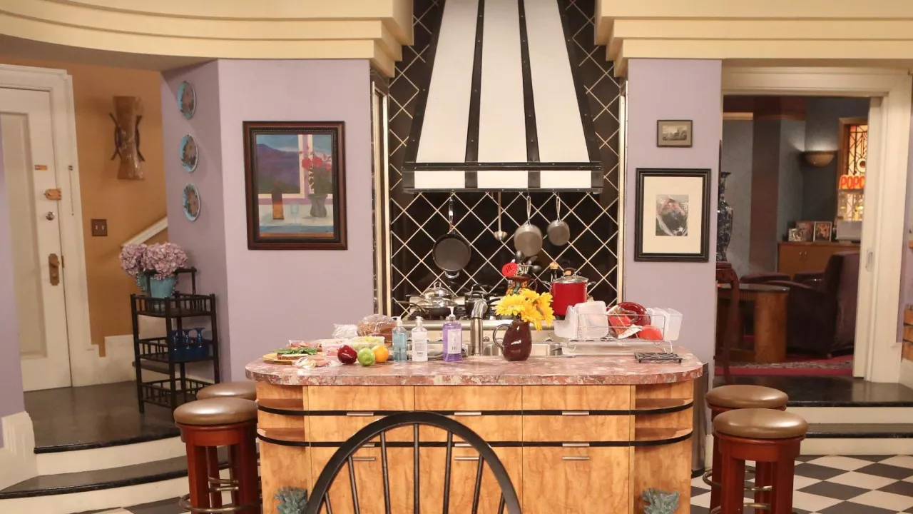 Painting as seen in home of Luke Ross (Cameron Boyce) in Jessie TV show ...