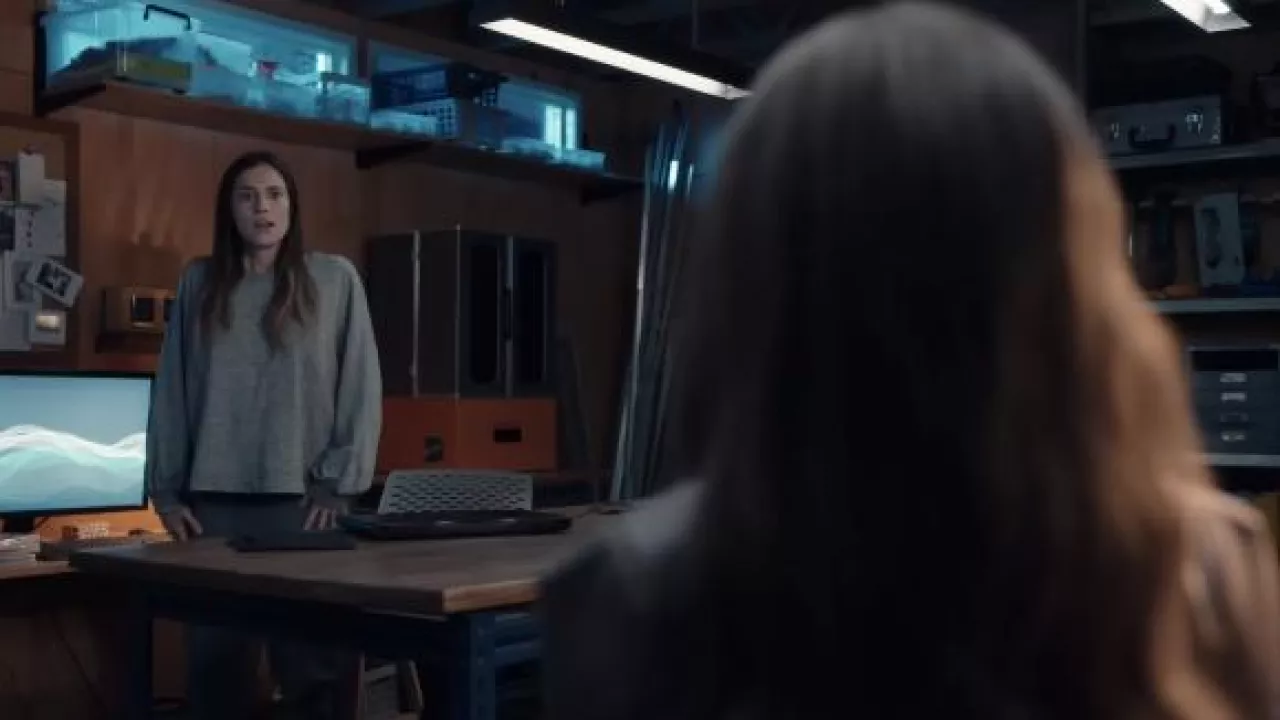 Oversize grey sweater worn by Gemma (Allison Williams) as seen in M3GAN ...