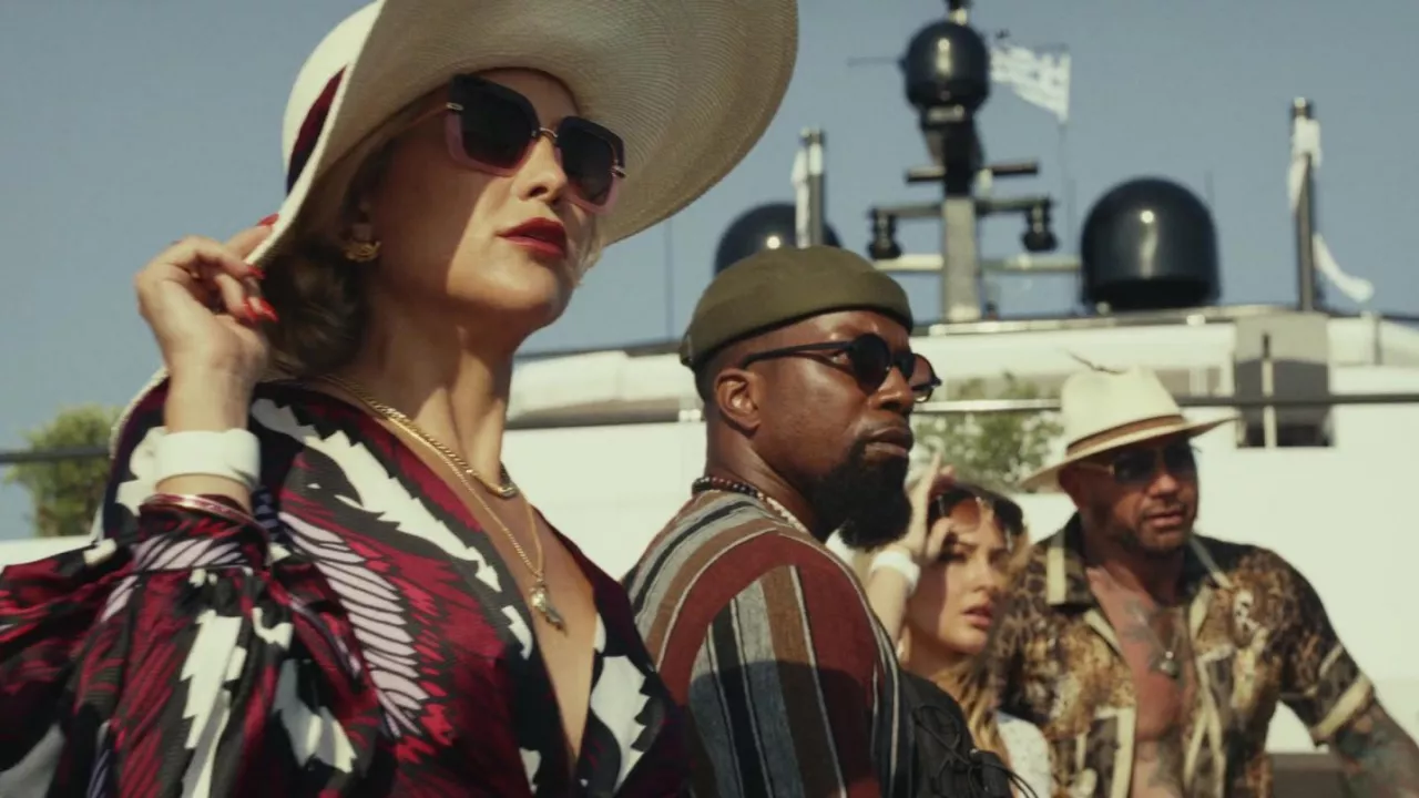Dolce & Gabbana Sunglasses worn by Birdie Jay (Kate Hudson) in Glass ...