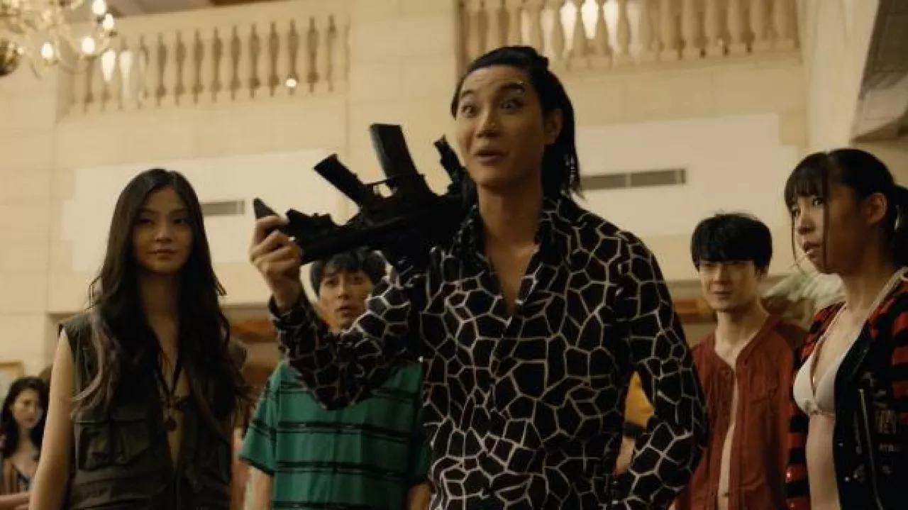 The Black And White Shirt Worn By Niragi Dōri Sakurada In The Alice In Borderland Series