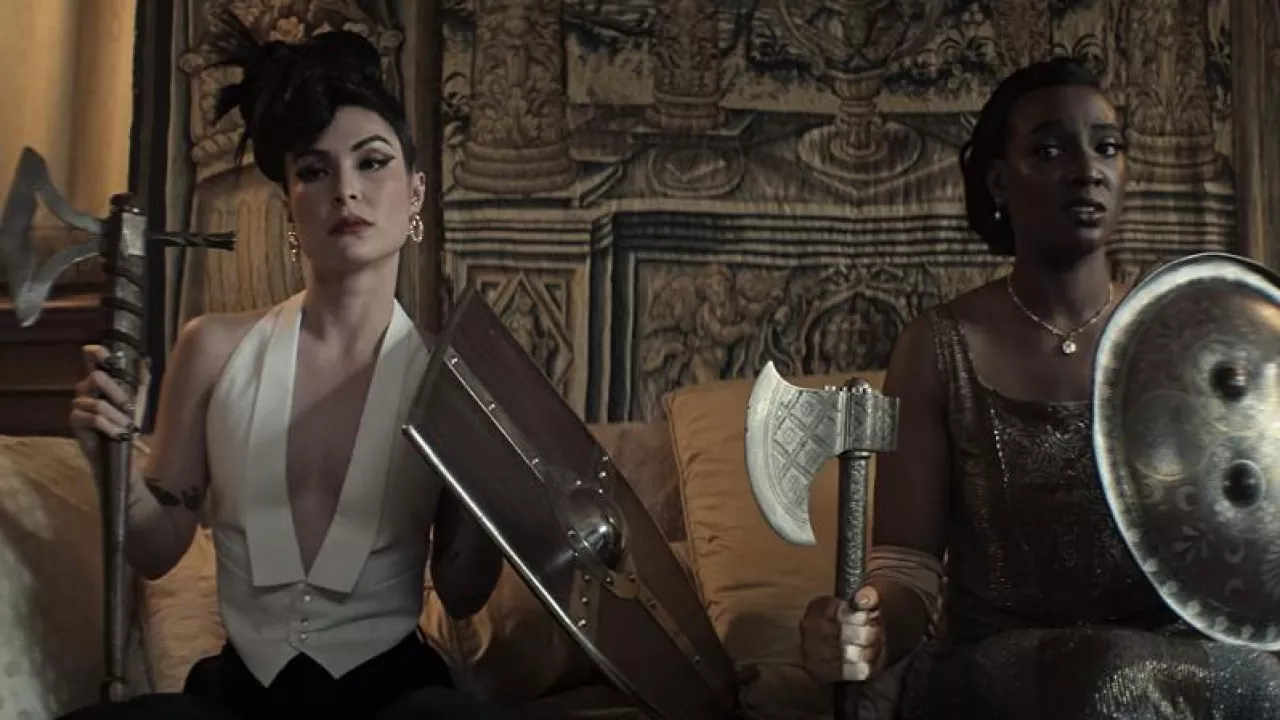 Necklace worn by Blessing (Ozioma Whenu) as seen in You (Season 4 ...