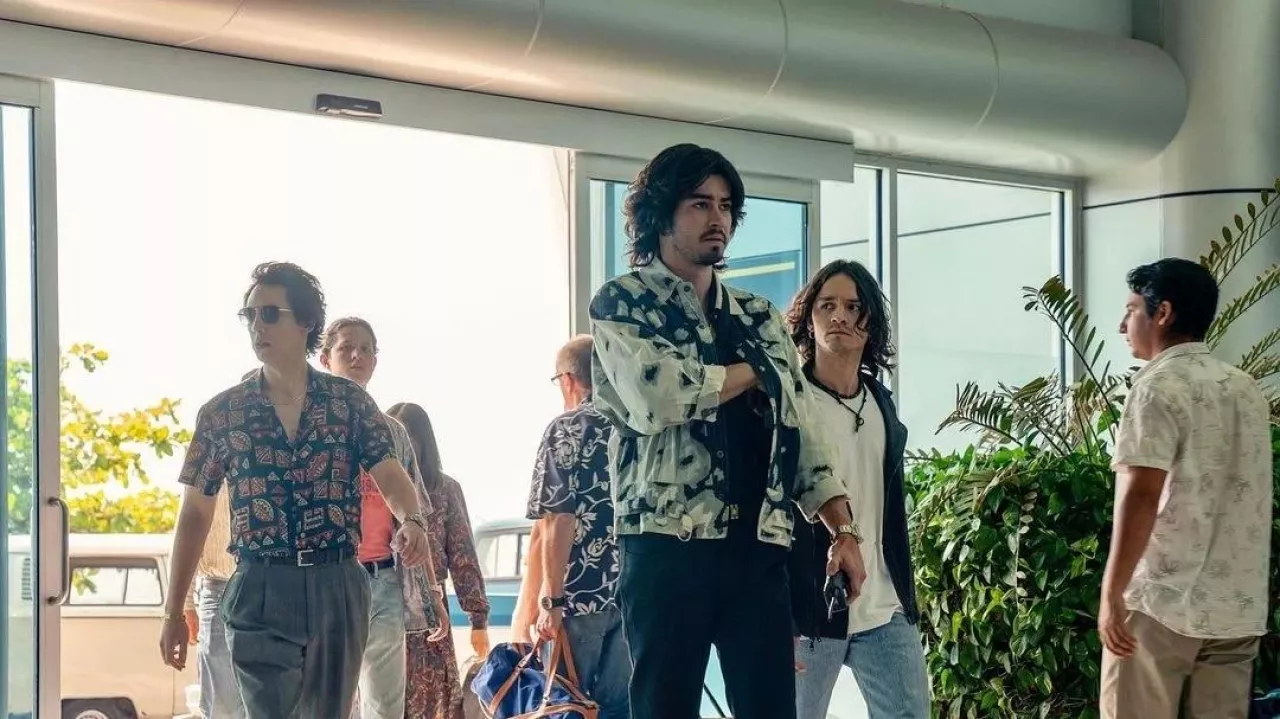 White denim jacket worn by Ramon Arellano Felix (Manuel Masalva) as ...