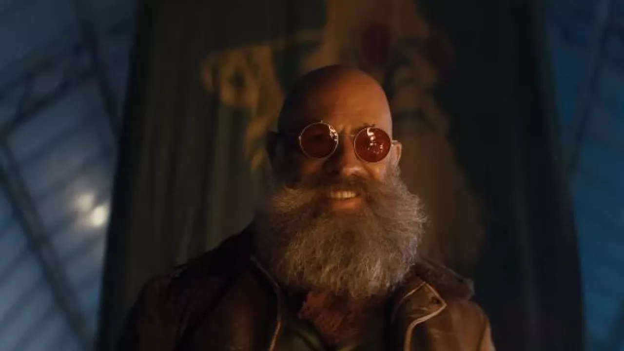 Red round sunglasses worn by General Abbot (Neil Sandilands) as seen in ...