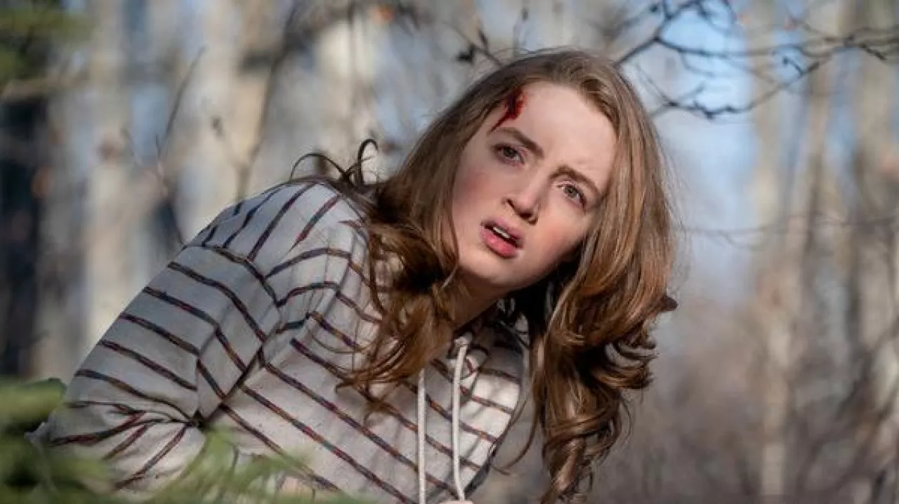 Striped hoodie worn by Daughter / Chloe (Kiera Allen) in Run movie ...