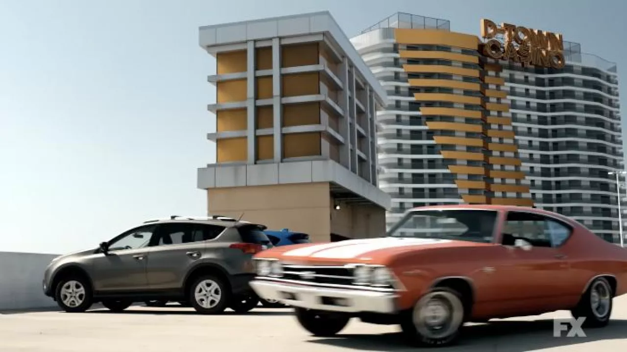 Orange car driven by Clement Mansell (Boyd Holbrook) in Justified: City ...