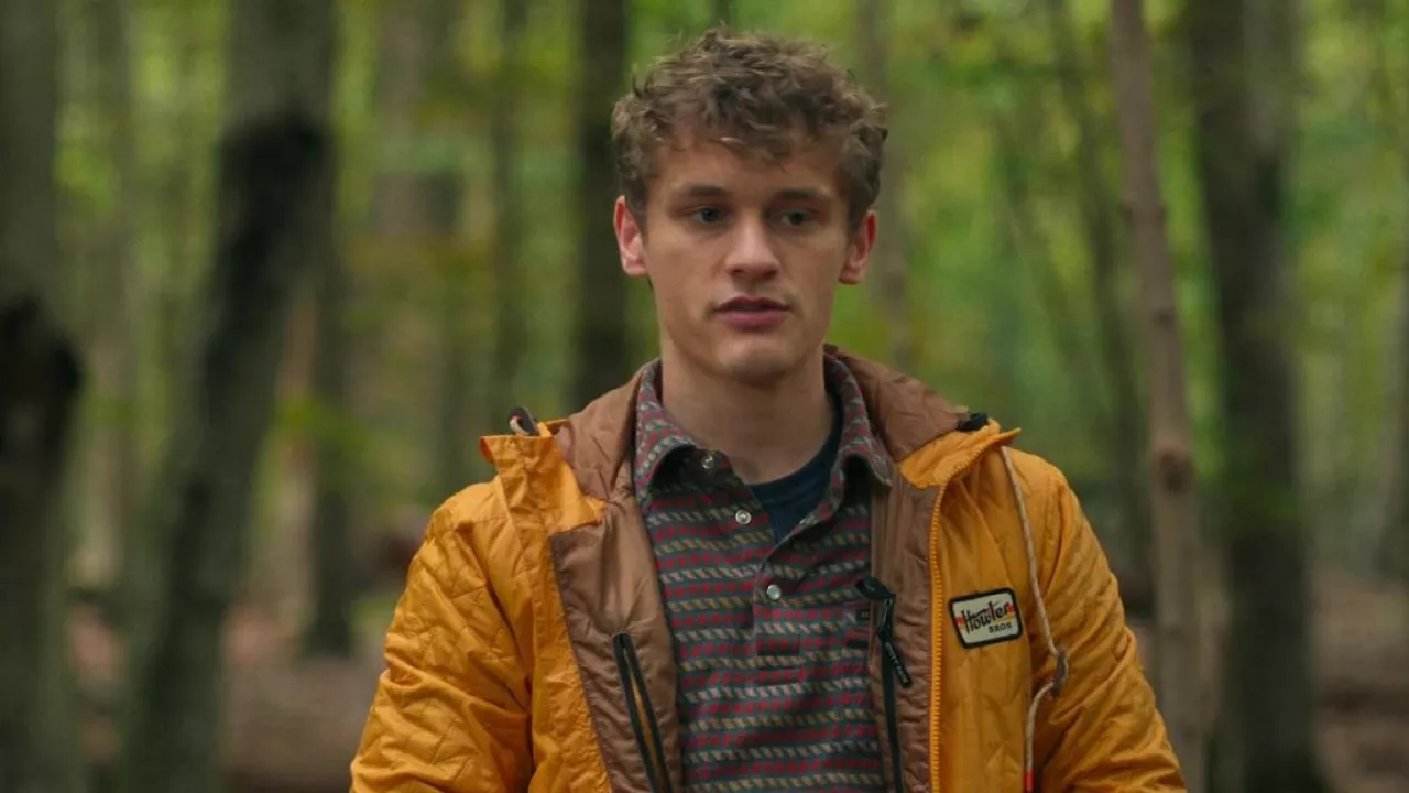 Howler Bros Orange jacket worn by Beckett (Ben Cook) as seen in ...