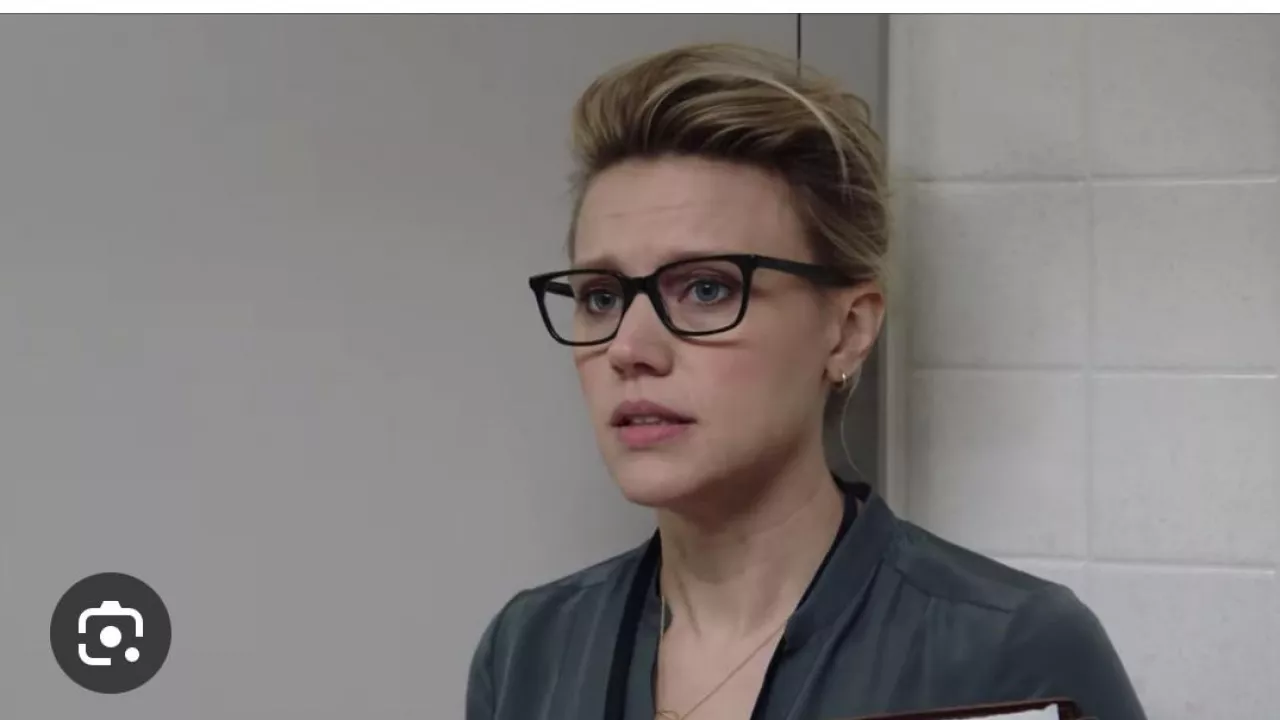 Eyeglasses worn by Jess Carr (Kate McKinnon) in Bombshell movie | Spotern