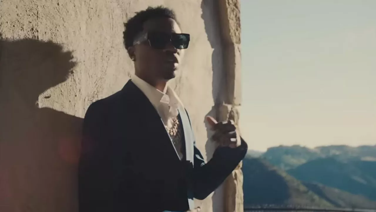 Black sunglasses worn by Roddy Ricch in How by Ella Mai | Spotern