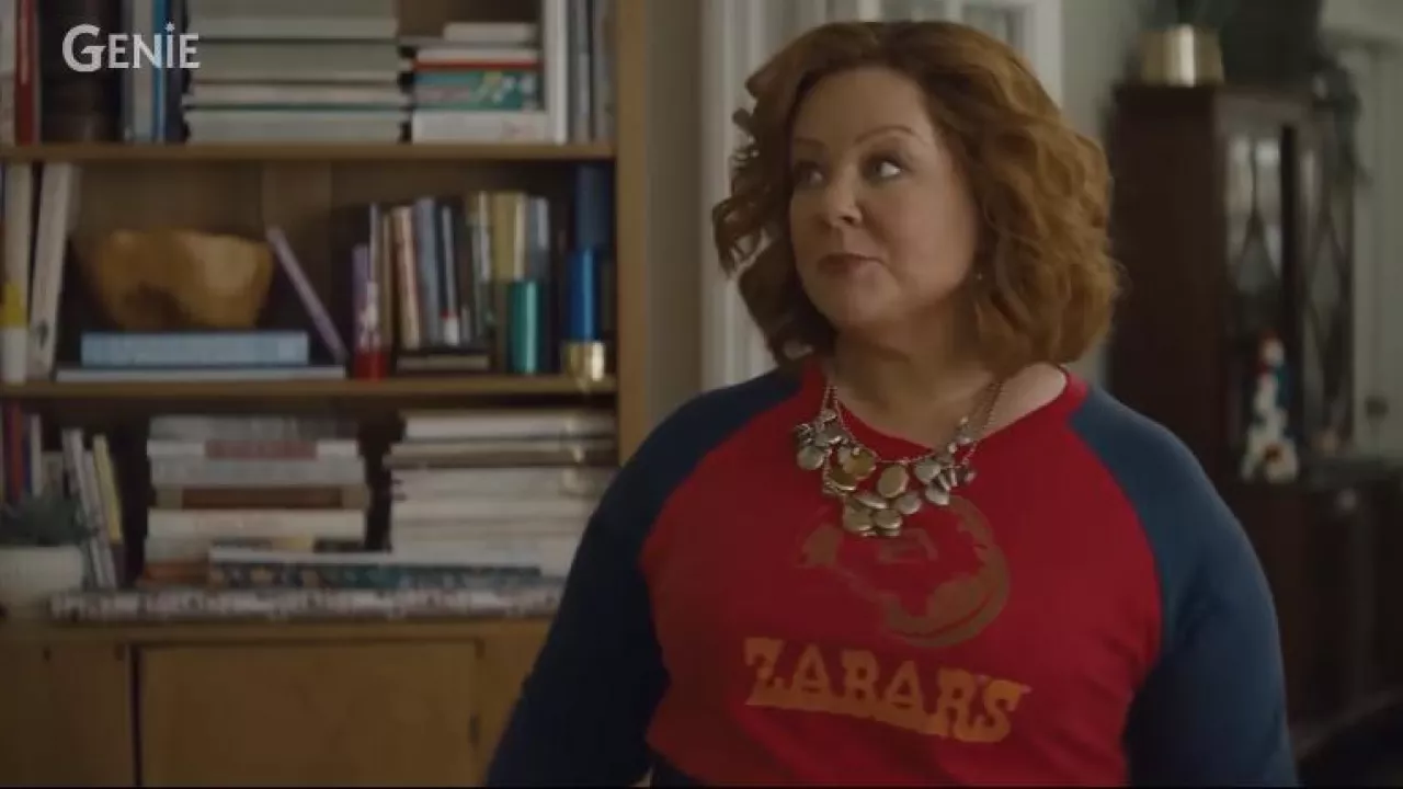 Zabar's Raglan Tee worn by Flora (Melissa McCarthy) as seen in Genie ...
