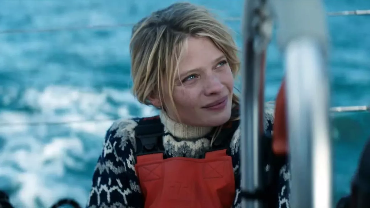 The turtleneck sweater worn by Laura (Mélanie Thierry) in the film ...